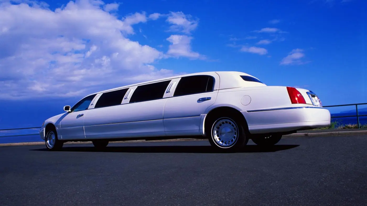 How Many People Can Fit in an Average Size Limo - 2024 Guide