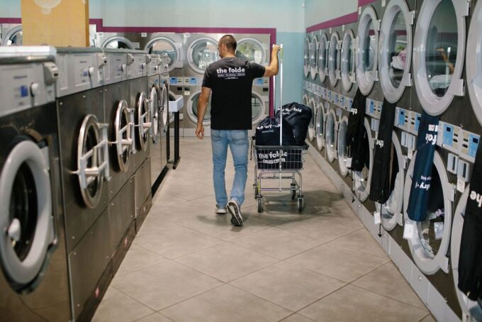 How Do Airbnb Laundry Services Work - 2024 Guide