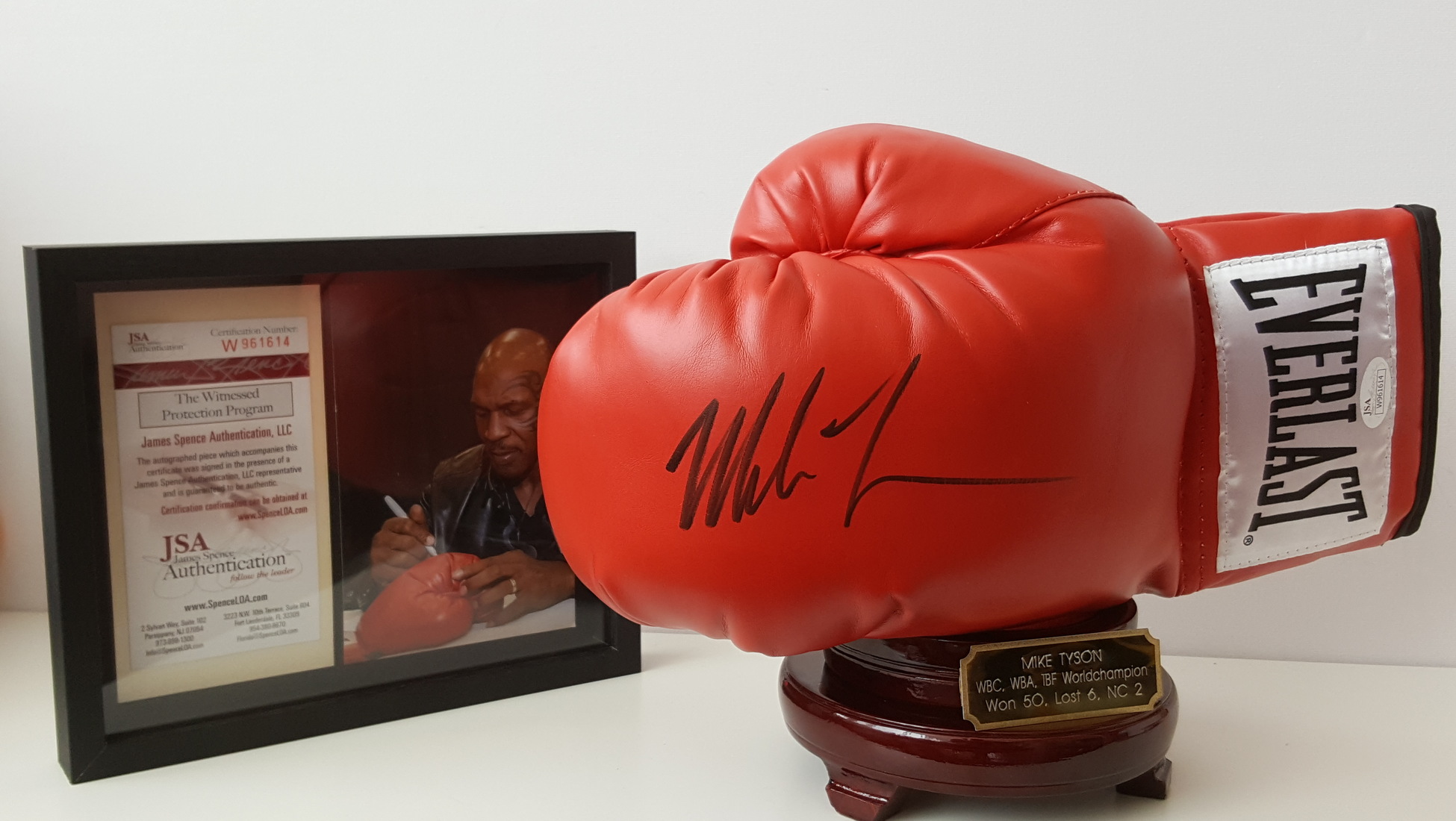 3 Reasons to Start Collecting Sports Memorabilia as a Hobby